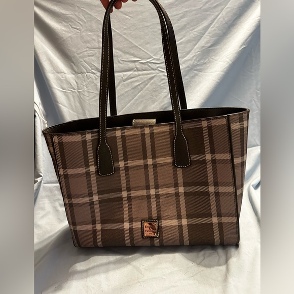 Dooney & Bourke | Bags | Dooney Bourke Coated Cotton Graham Ashton Tote ...